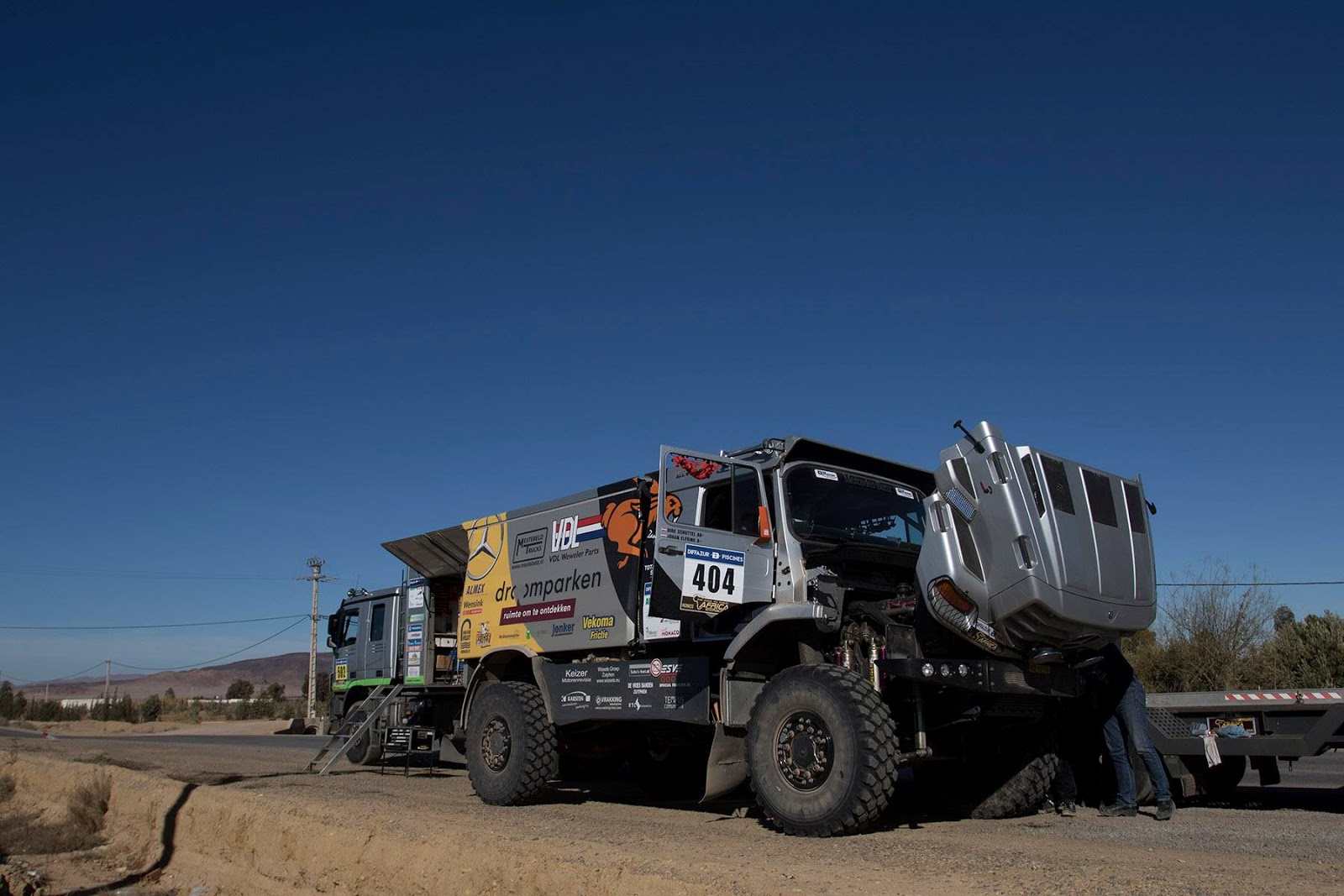 DIECIOCHO RUEDAS: MERCEDES BENZ ZETROS… LA NUEVA ARMA DE RALLY RAID EN ...