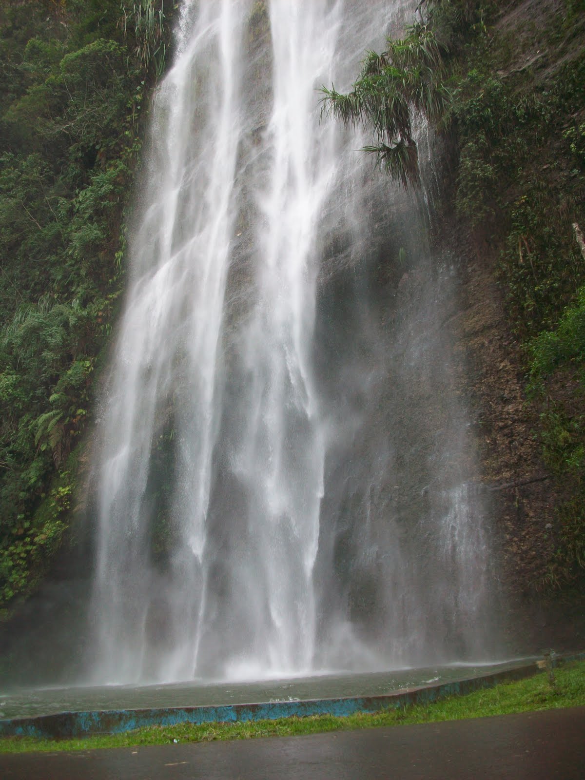 air terjun (waterfall) | 0t4Graph