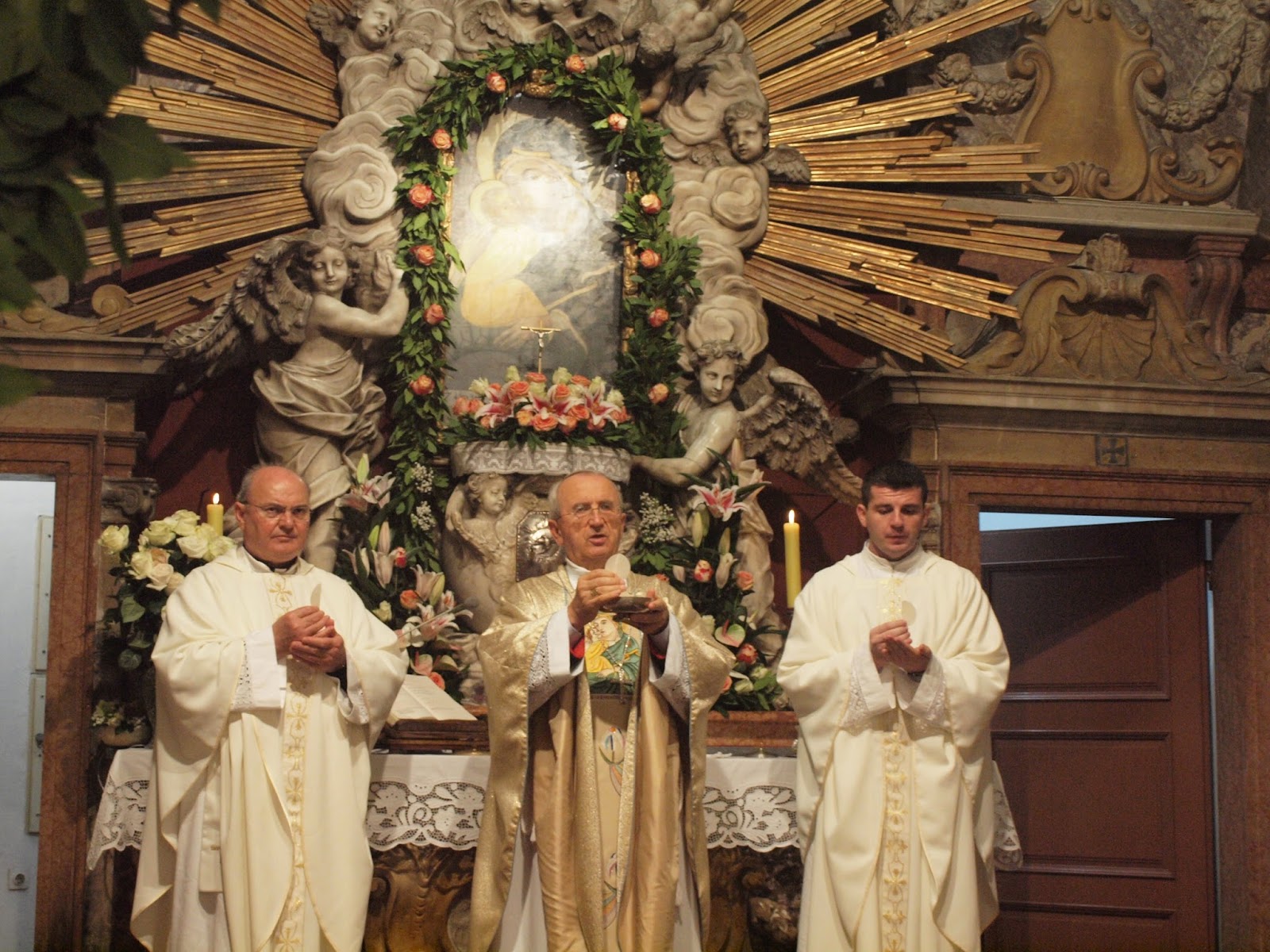 New Liturgical Movement: Ad Orientem - How It’s Going