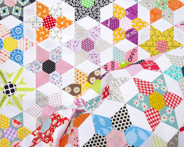 Red Pepper Quilts: The Daisy Chain Quilt - An English Paper Piecing ...