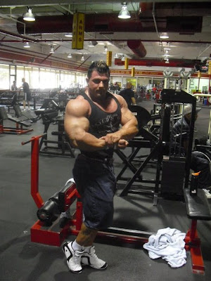 LA PERFECTION FAITE HOMME: TONY BREZNIK 03