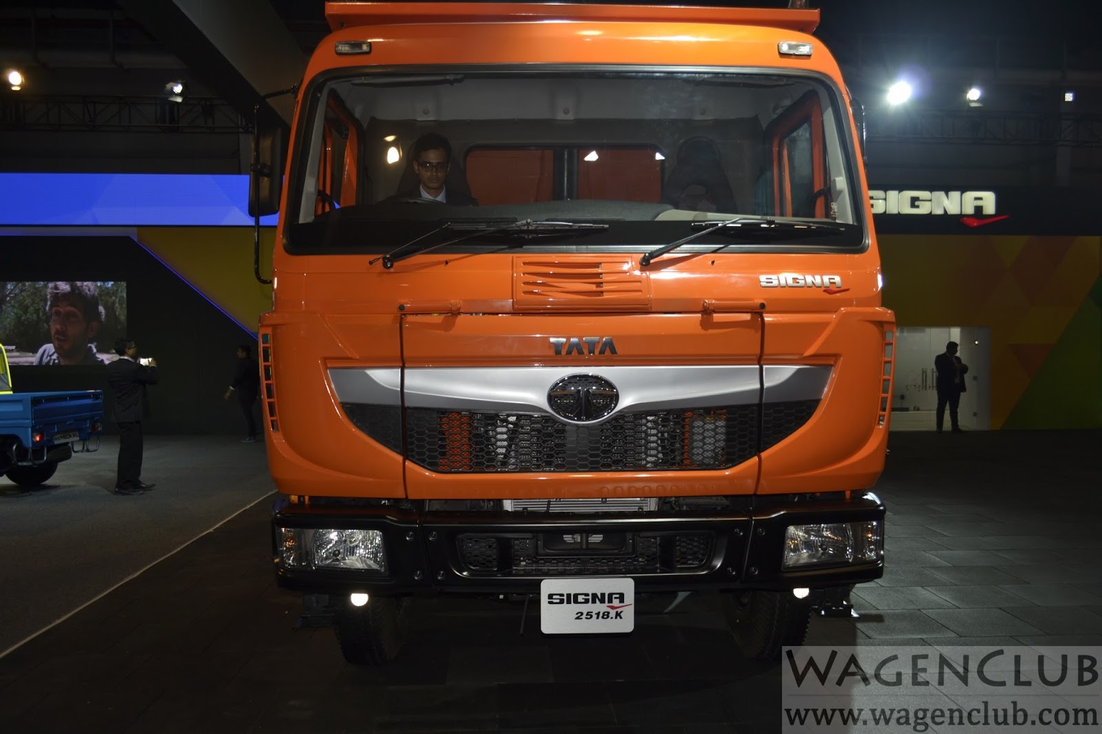 Tata Signa Truck Range (MHCV) - Tech Specifications, Review, Photos