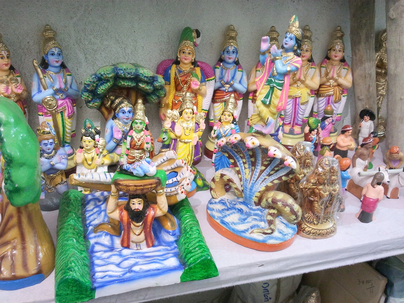Temples of India: Golu dolls in the streets of Chennai