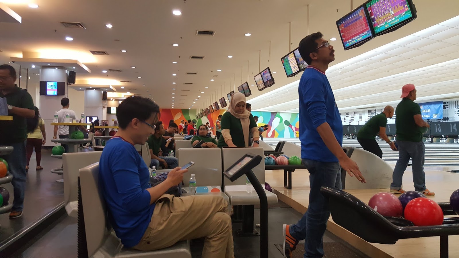 Meh Travel With Me!!: Pertandingan Bowling KSKR RHSM, Wangsa Walk
