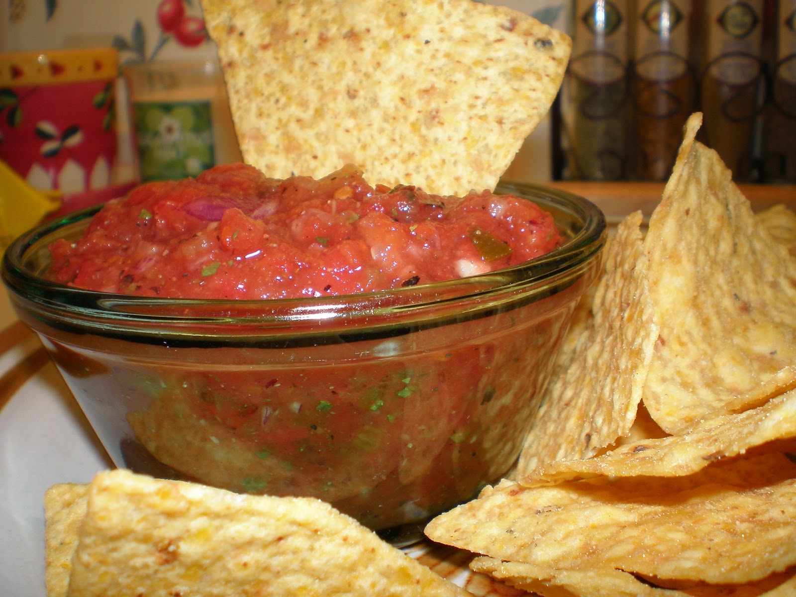 Kandy's Kitchen Kreations: Chia's Simple Salsa