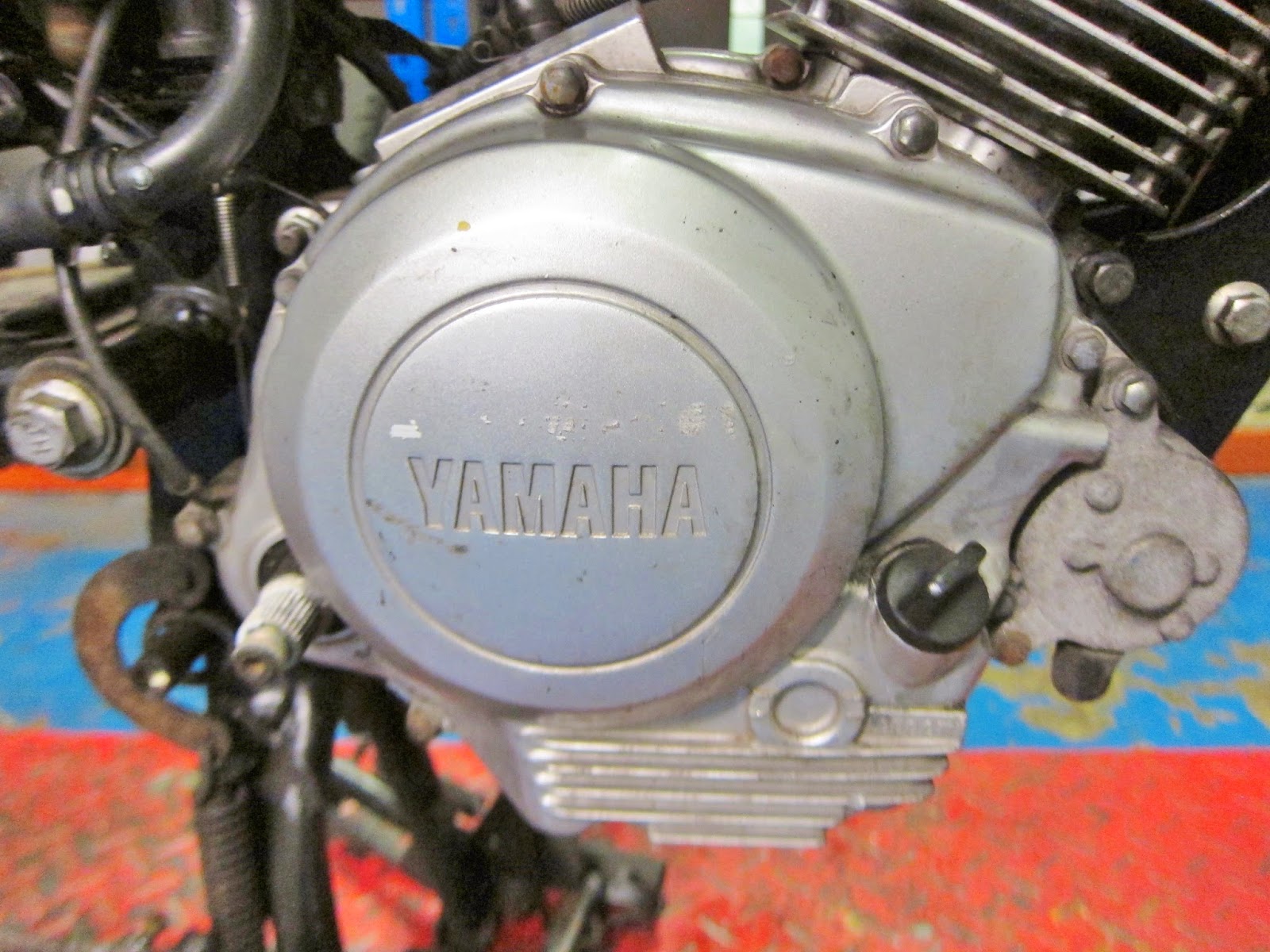 Yamaha YBR 125 Owner Blog : Yamaha YBR 125 cleaning engine oil gauze ...