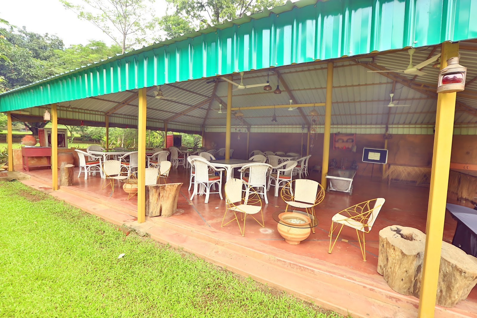 Dalmanchal resort is nestled in the unspoiled sylvan setting of Nature