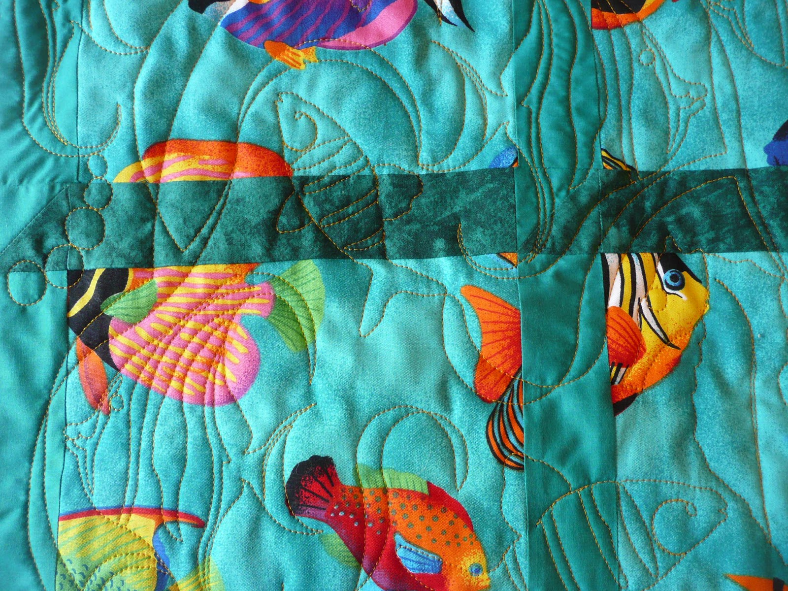 Acorn Ridge Quilting: Evelyn's Fish Quilt