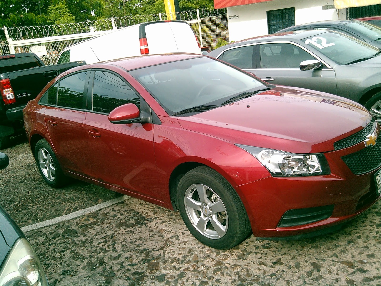 TU PROXIMO SEMINUEVO: LA ELEGANCIA EN ROJO (METALICO)