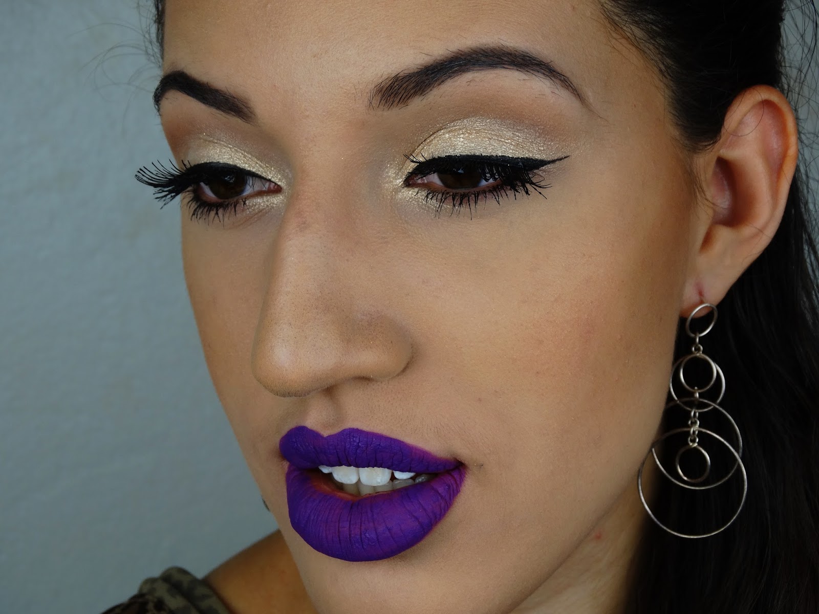 Maquiagem para usar com batom roxo | Blogando com Amor