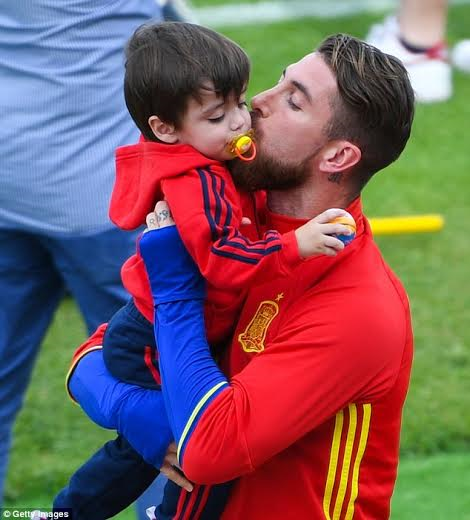 Cute photos of footballers Sergio Ramos, Iniesta and Pedro playing with ...