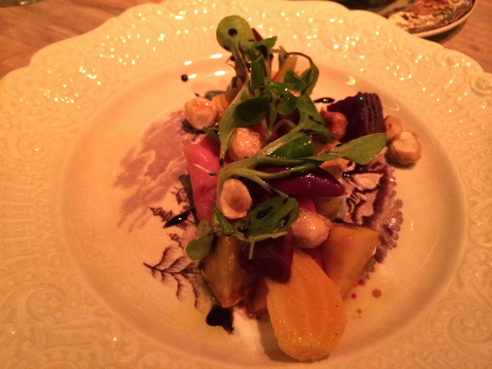 LAS VEGAS DAZE: Rose.Rabbit.Lie-It's a restaurant, it's a show, it's fun!