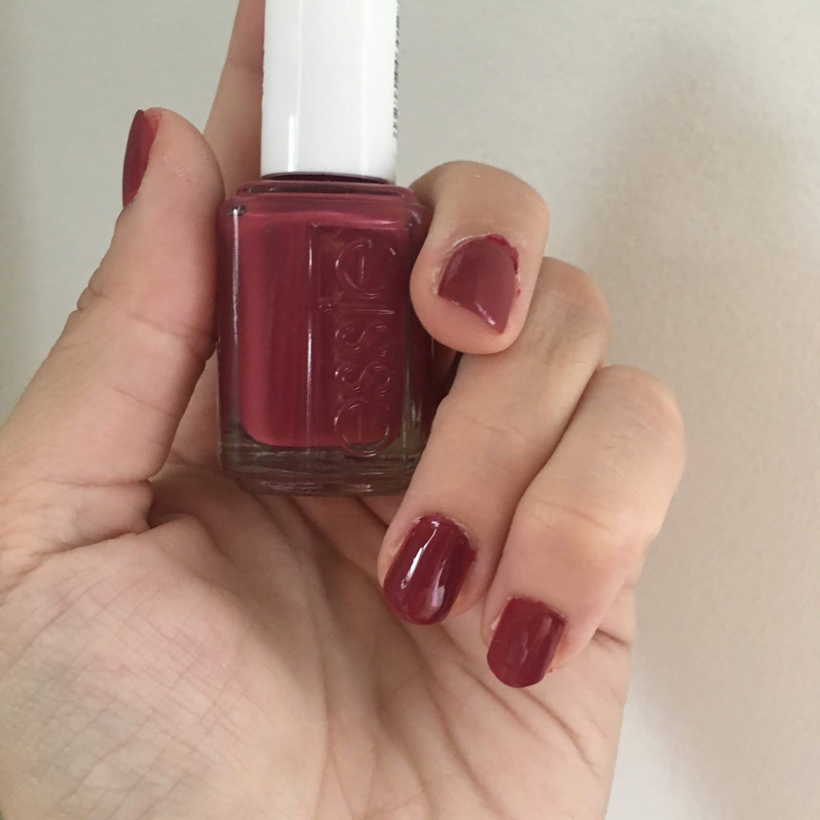Manicure Monday: Essie Fall 2018 - Stop, Drop, and Shop | Royally Pink