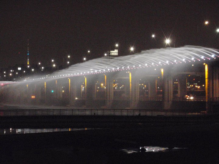 Life's An Adventure!: All Around Seoul: Itaewon, Lotte World, Banpo Bridge