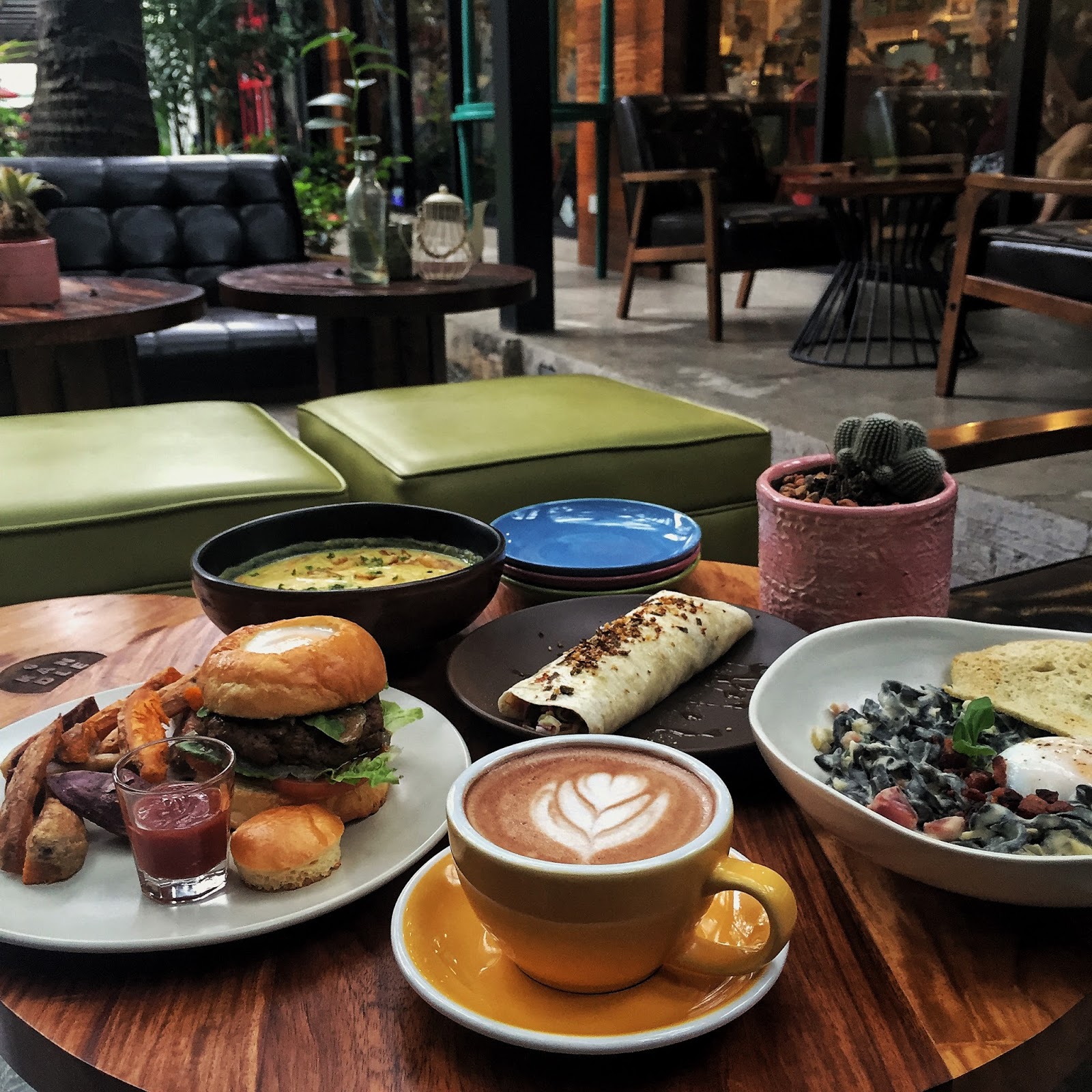 What Mary Loves: First Bite: Kandle Cafe