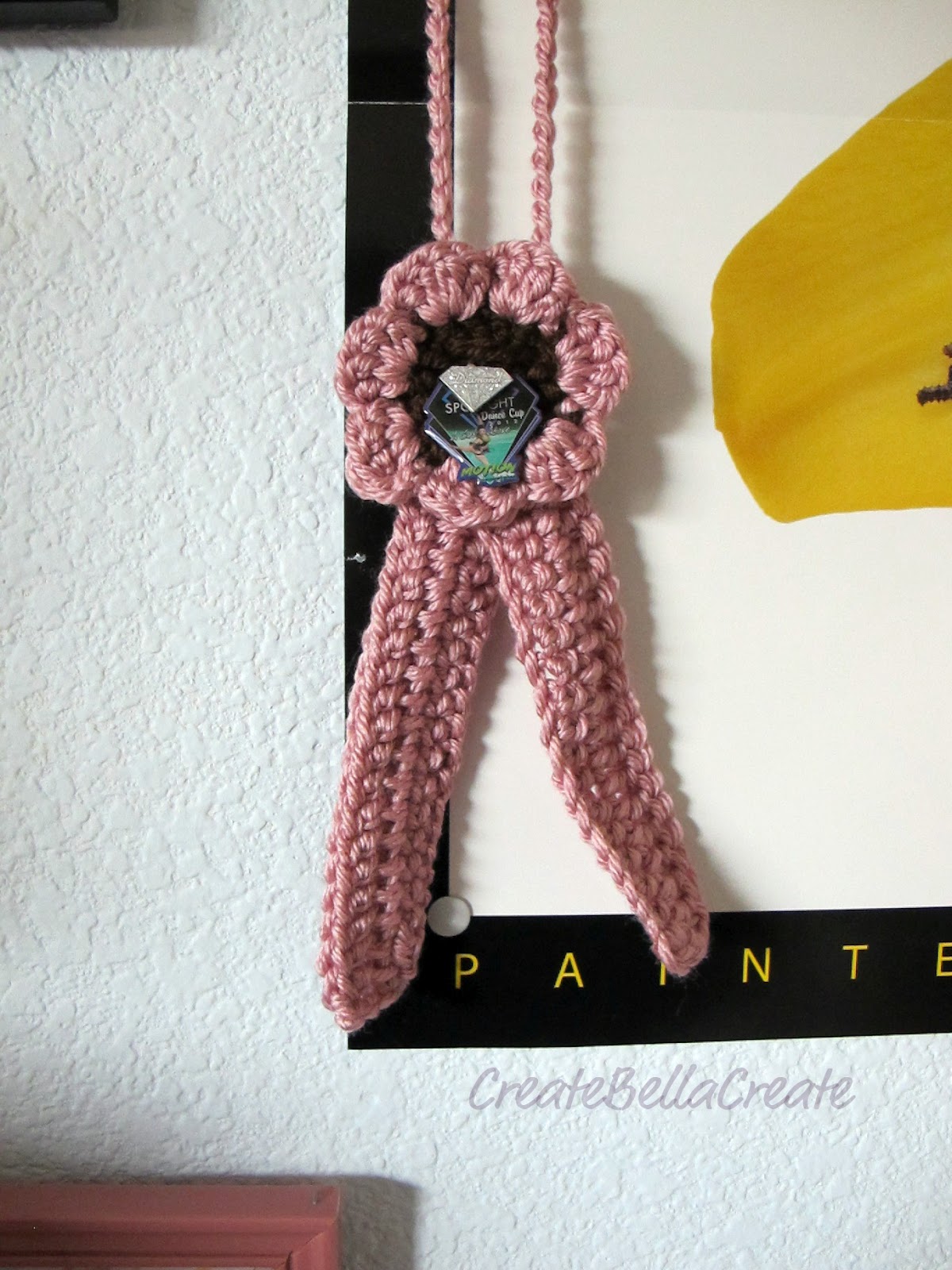 createbellacreate: Tutorial: Crochet an Award Ribbon