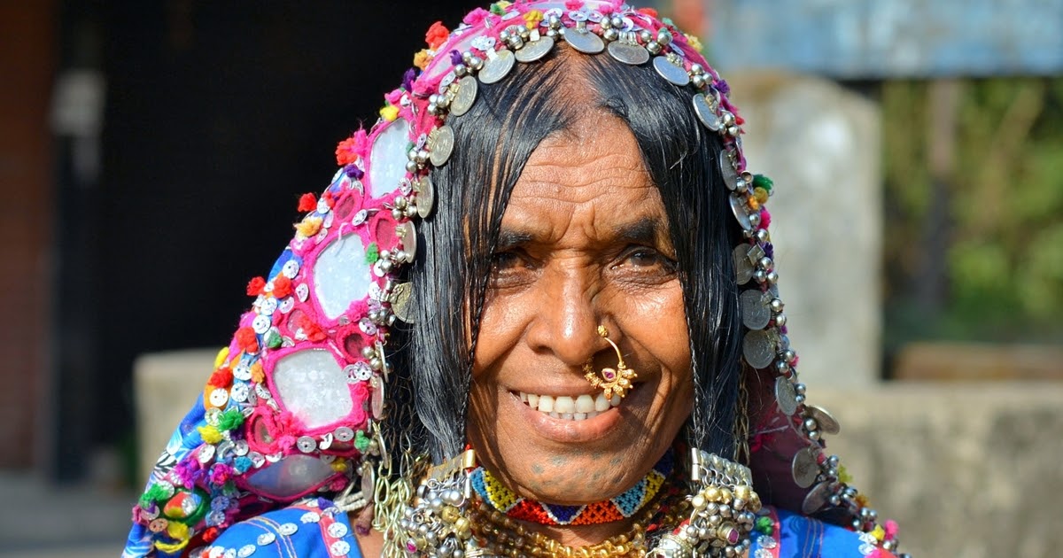 Facing the World: Romancing Colourful Indian Gypsies