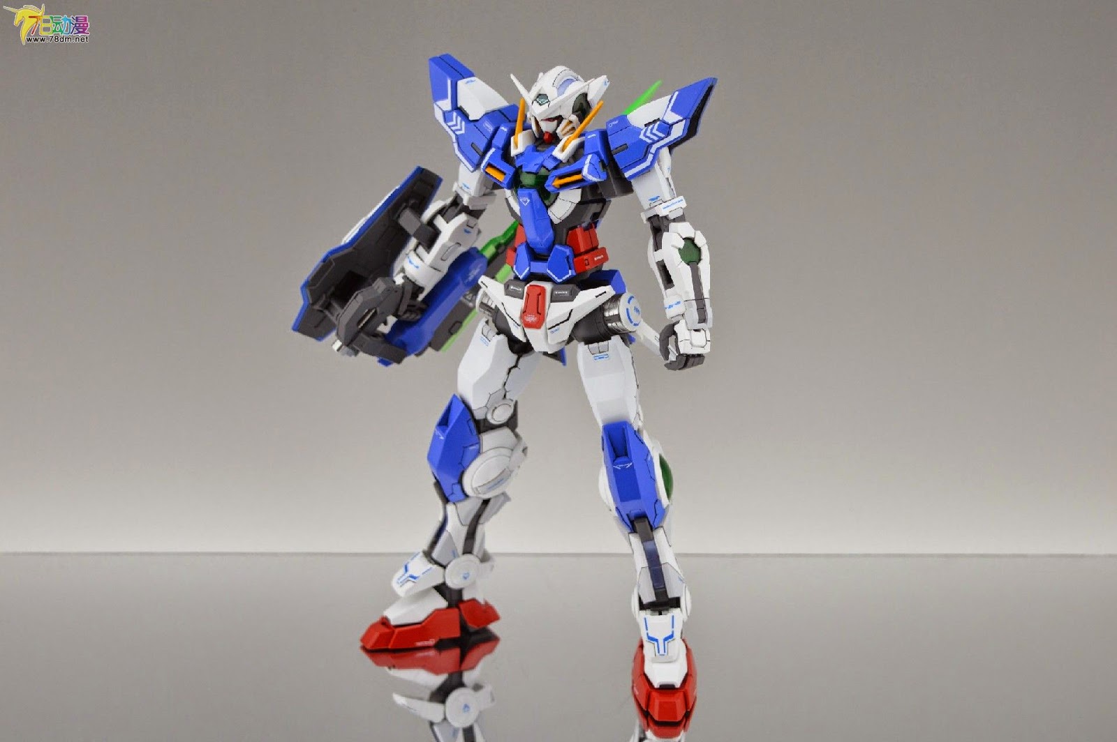 Gundam Family: MG 1/100 Exia Gundam R3