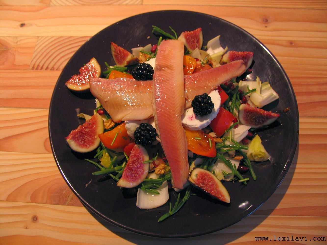 Lexi Lavi: gerookte forel deluxe salade