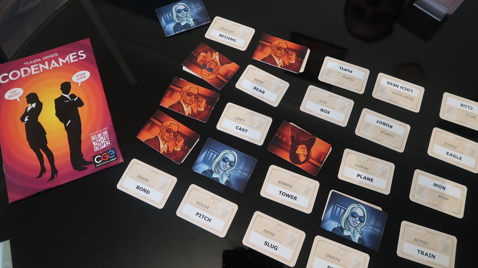 Uncoventional Kira: CODENAMES | REVIEW