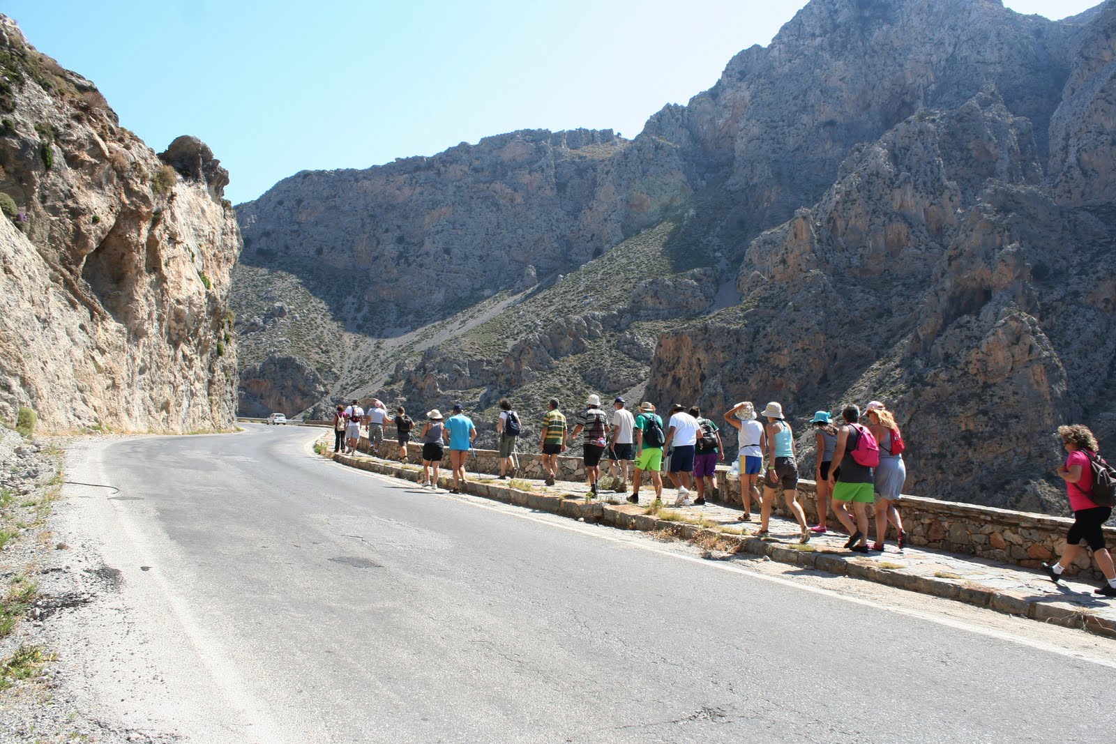 EXPLORE MOUNTAINS: ΚΟΥΡΤΑΛΙΩΤΙΚΟ ΦΑΡΑΓΓΙ (ΜΟΝΗ ΠΡΕΒΕΛΗ)