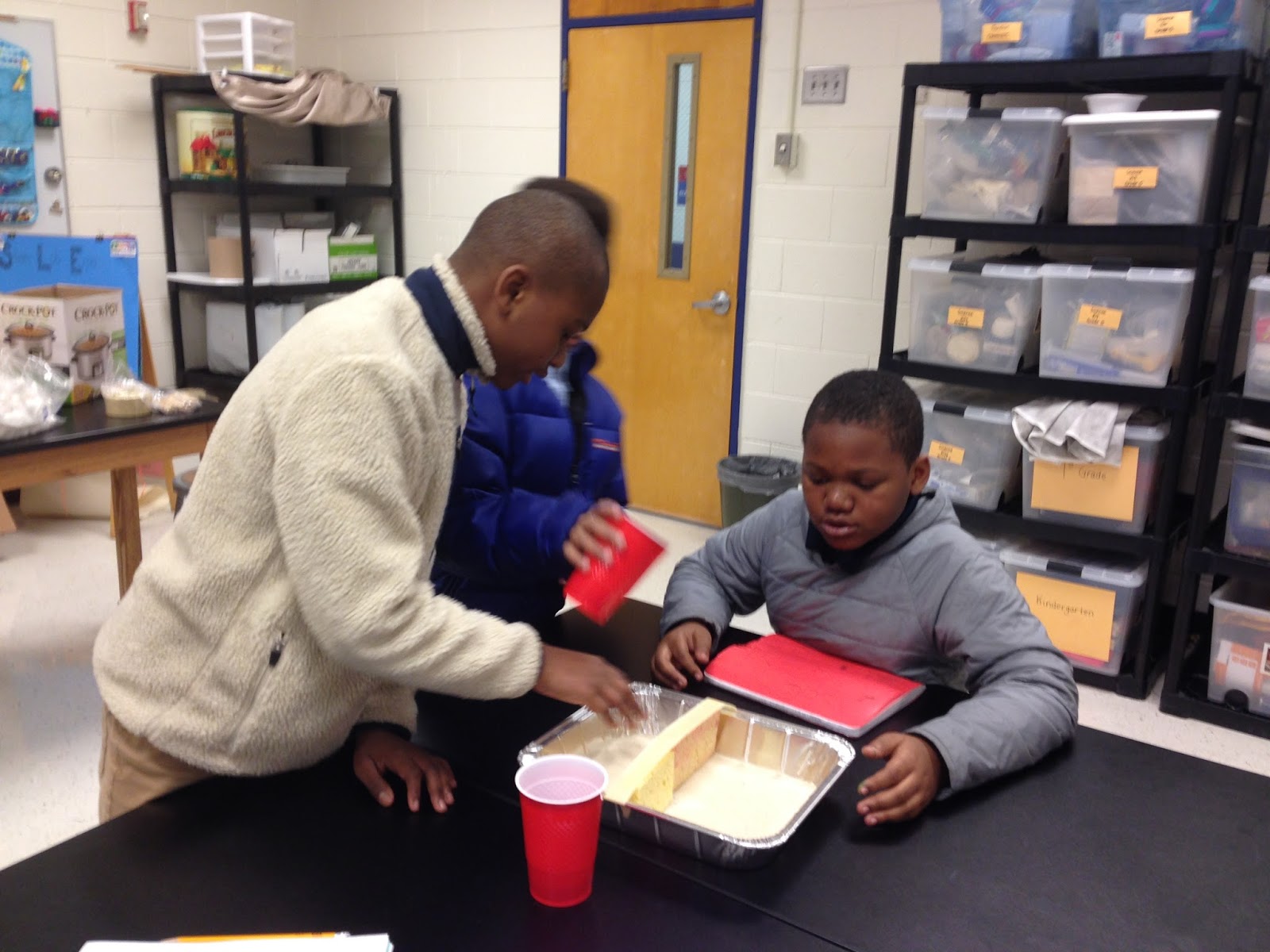 Mrs. M-G's 5th Grade: Designing levees in the STEM lab