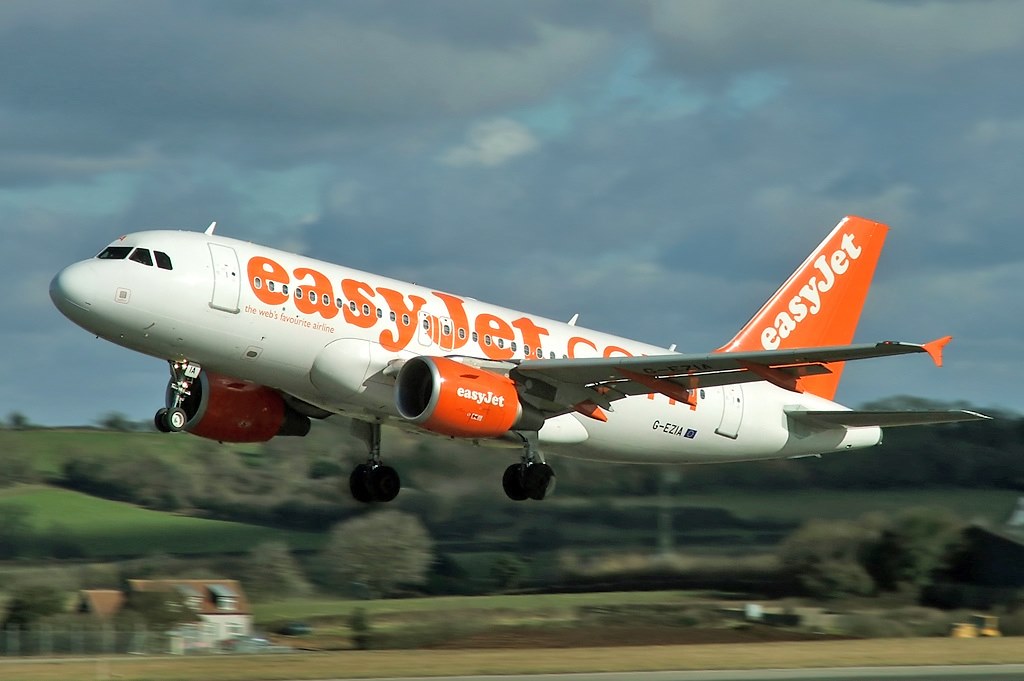 EASYJET: VOLI DA RECORD A NAPOLI - Blog Before Flight Italia - News di ...