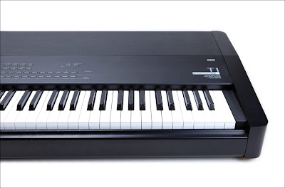MATRIXSYNTH-B: Korg T1 keyboard workstation SN 004440