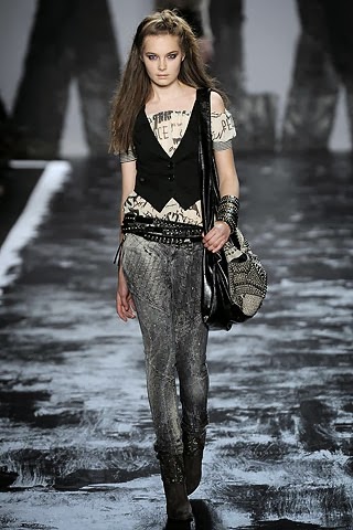 How to Dress for a Rock Concert | Trends Fashion Guide