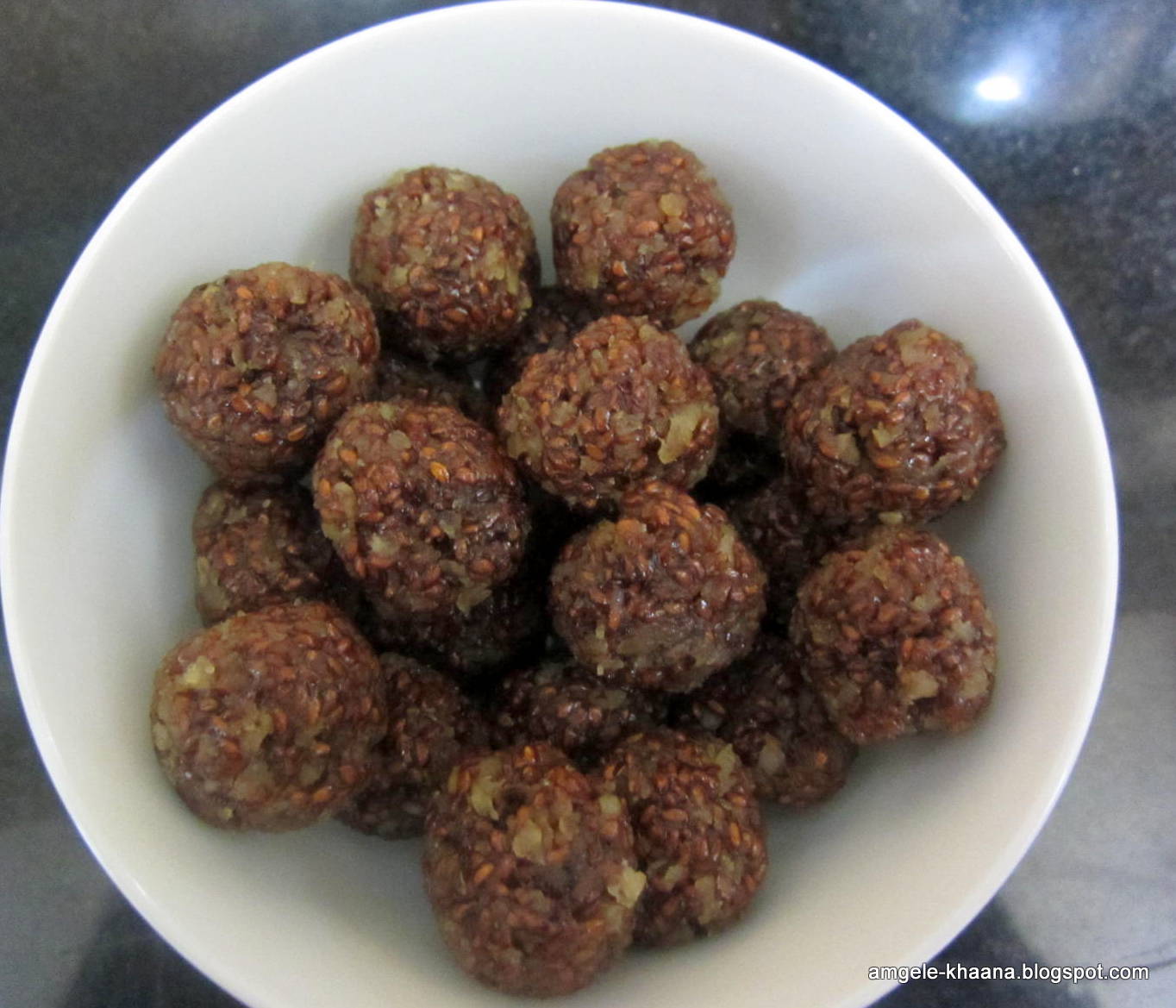 Amgele-Khaana: Aaliv or Garden cress seed ladoo