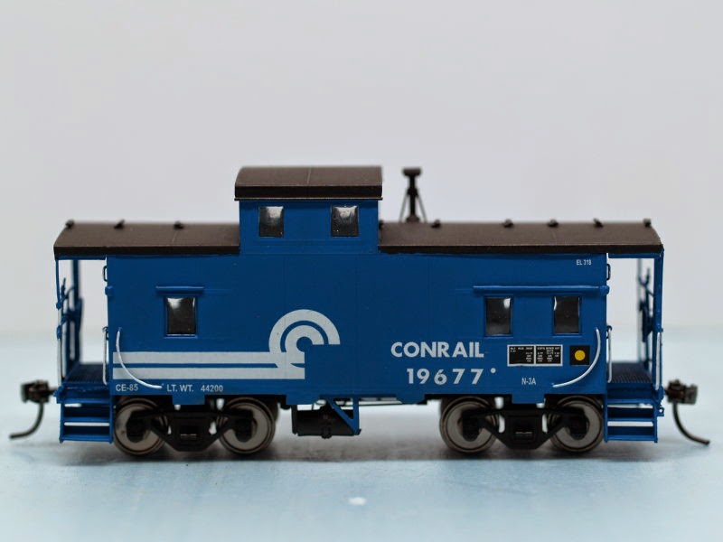 online club train model: HO Scale Cabooses