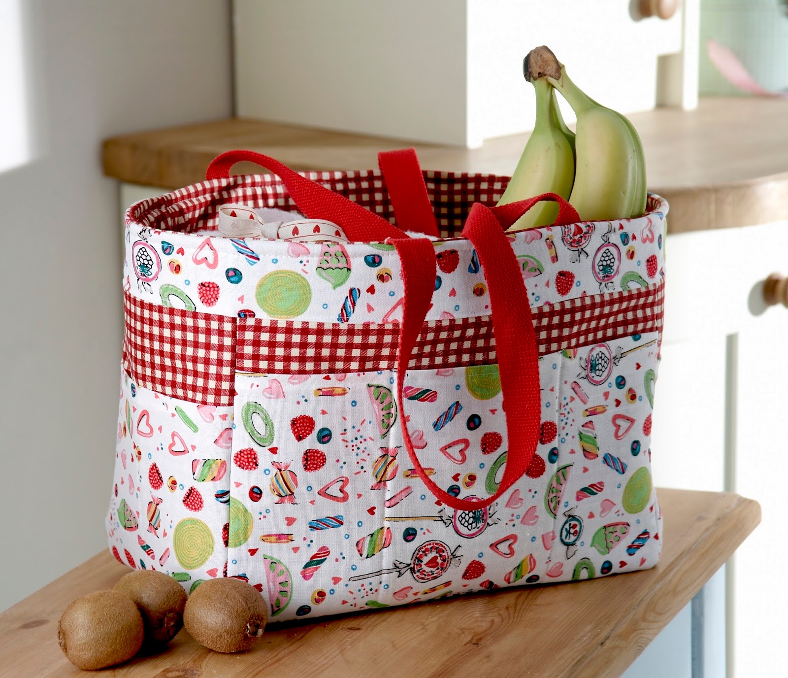 Sew What? by Debbie Shore: Sweetie fabric bag