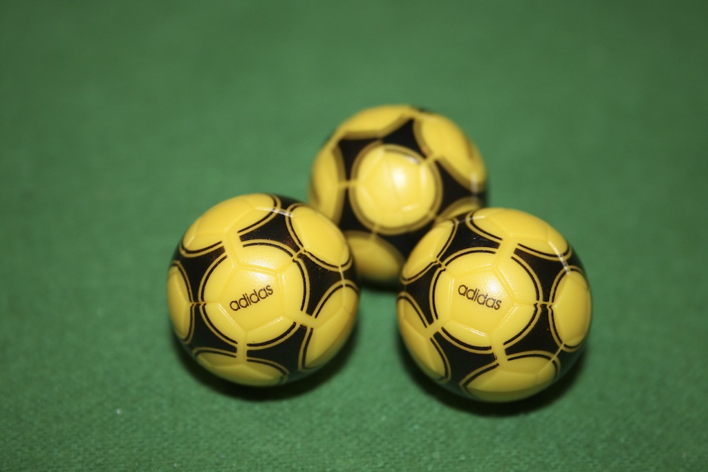 SUBBUTEO NZ: Accessories 12 - Subbuteo Balls