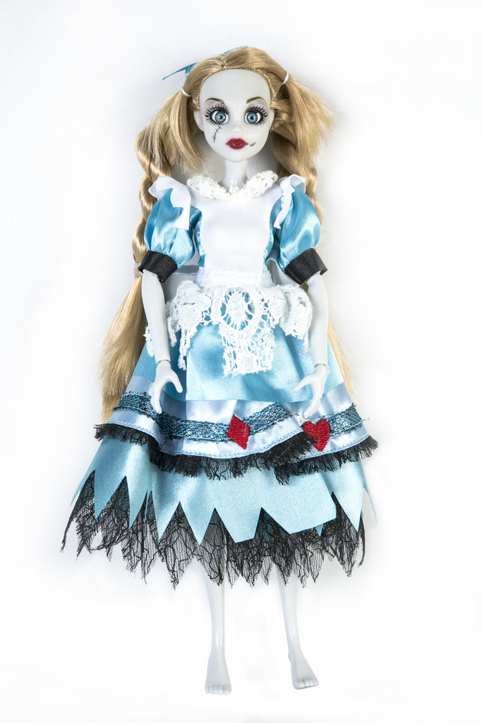 Jamie's Toy Blog: Zombie Alice doll for Pre-order