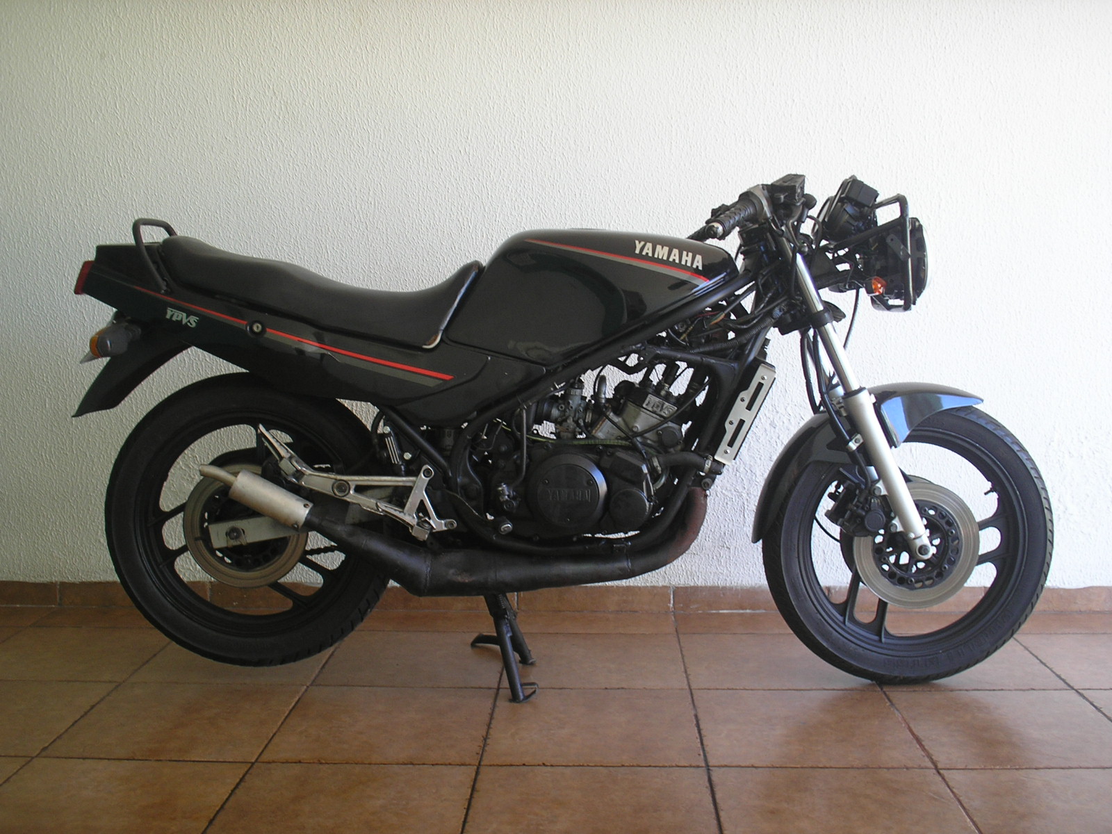 laikcars: YAMAHA RD 350R