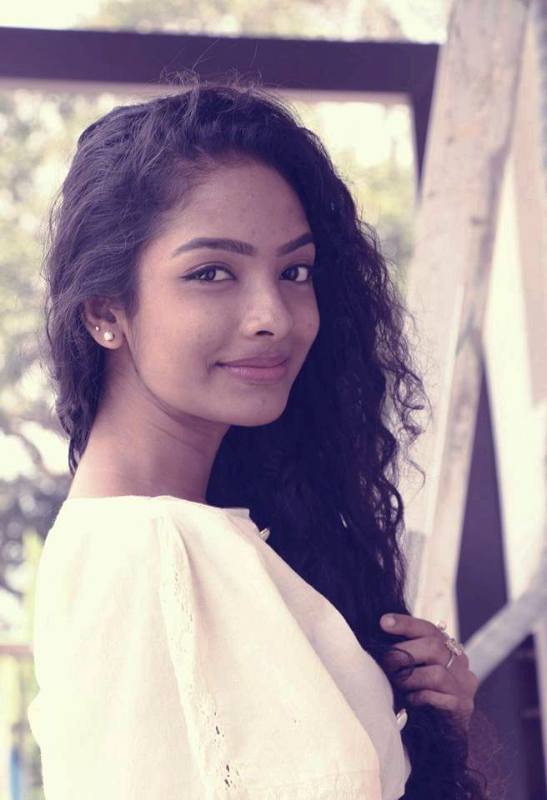 Sri Lankan Cute Models Manoja Fernandez Sexy Photo Collection