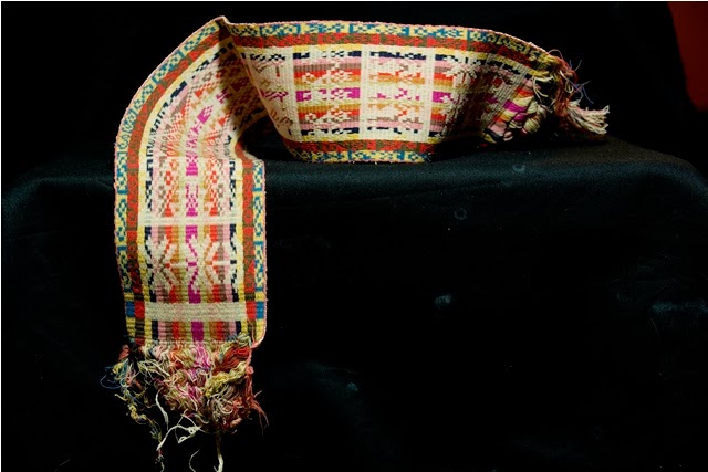 Arte y Antropología: La faja, milenaria prenda andina (*)