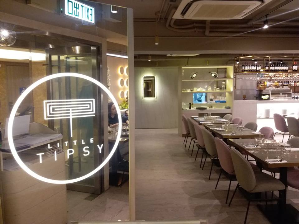 Bee: 【♥ Little Tipsy Restaurant & Bar ♥】高檔樓上cafe