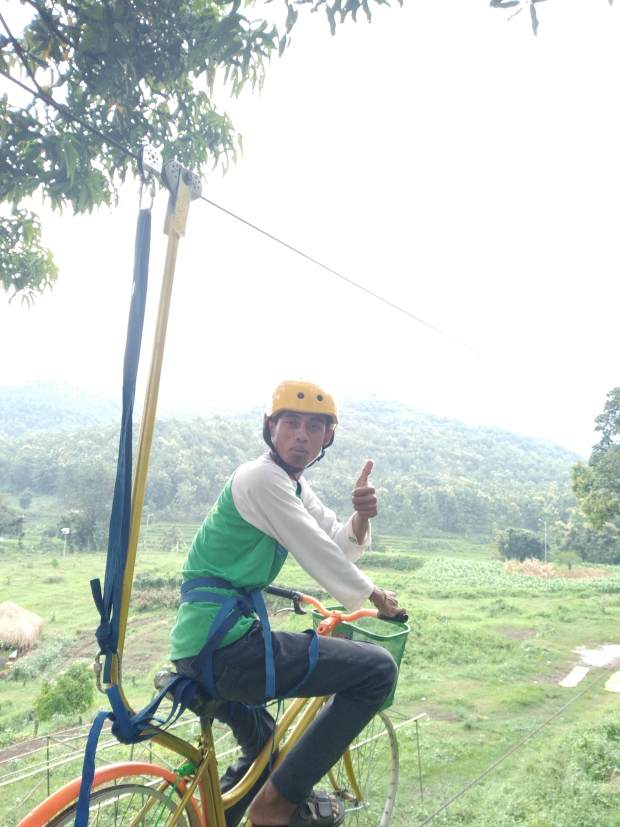 Sepeda Angin di Lembah Mbencirang - Lembah Mbencirang