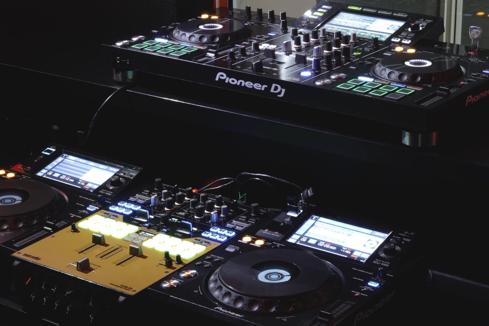 Sekolah DJ dopespinners DJ School Jakarta Indonesia