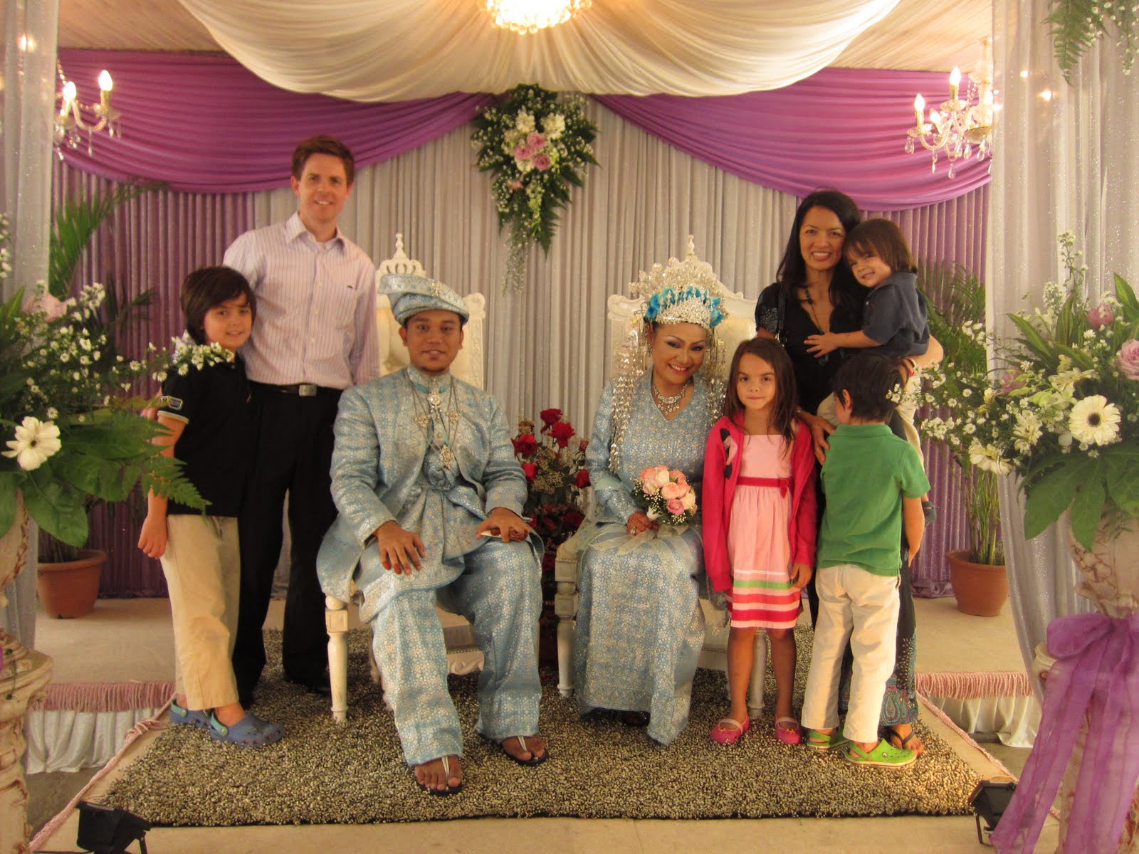 Splashing in Singapore: A Malay wedding celebration