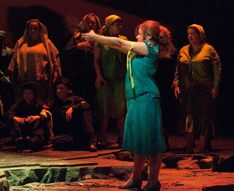 Seattle Opera Blog: Meet Our OUR EARTH Singers: Sonia Perez, Heron