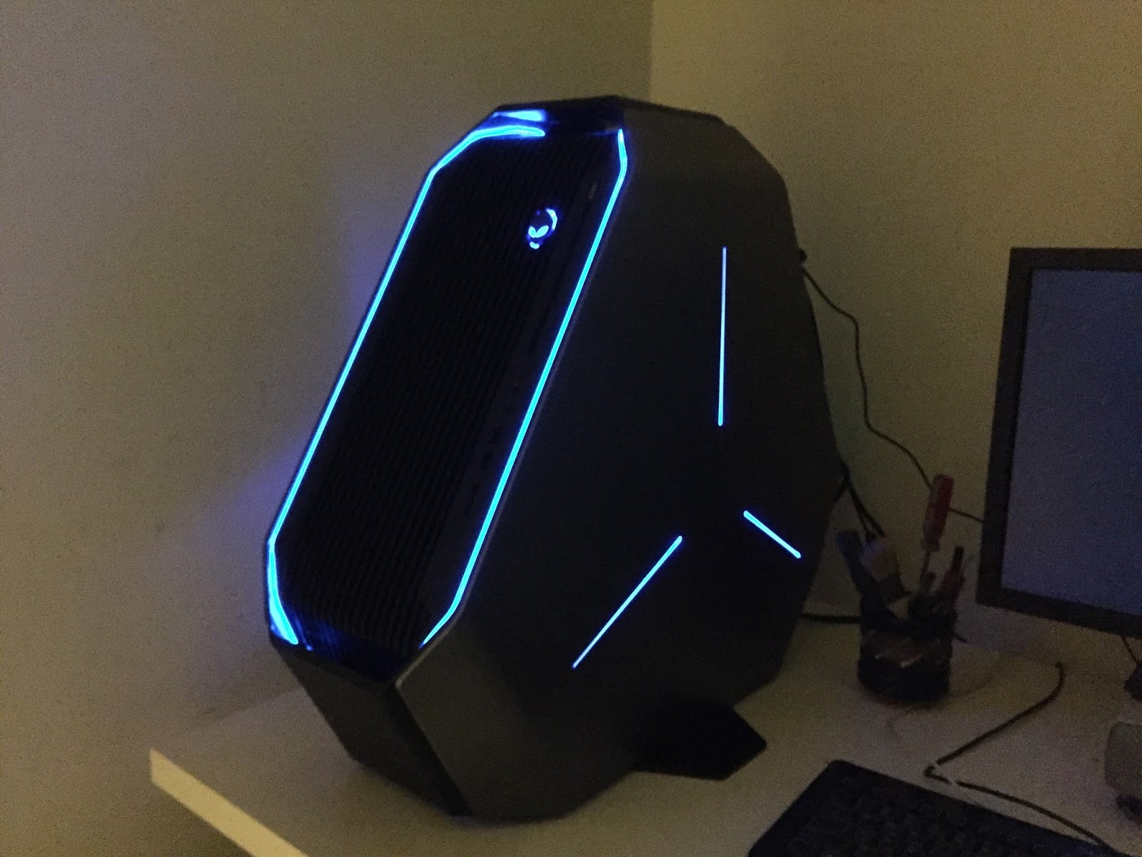 KSL`s Base: Alienware Area 51-R2