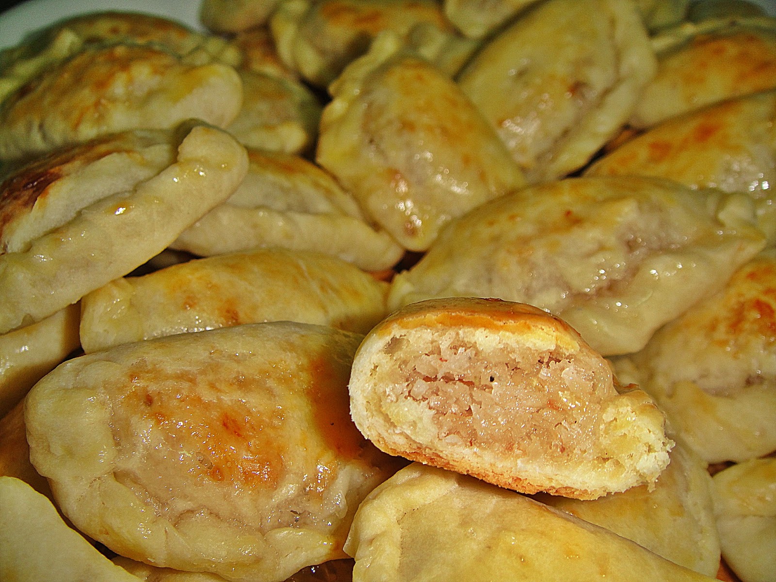 Maryam's Culinary Wonders: 326. Iraqi Coconut Kleicha