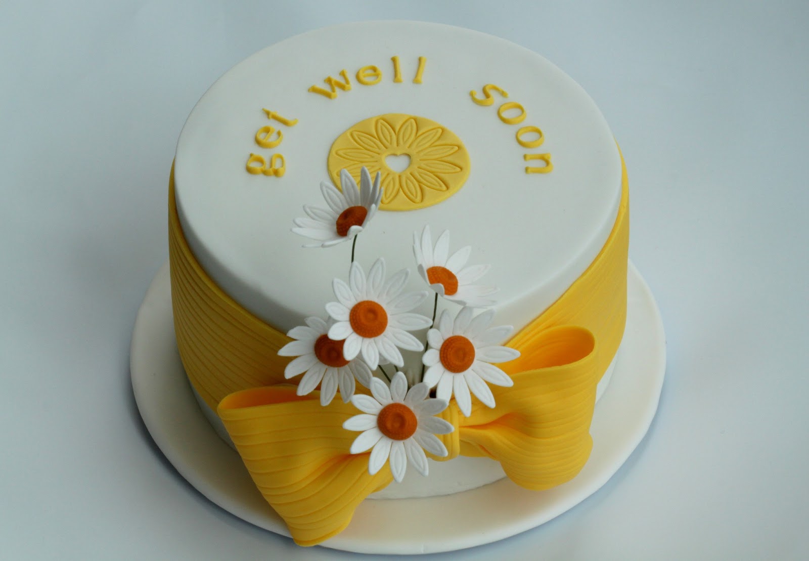 Sugar Creation: Daisy cake - Get Well Soon