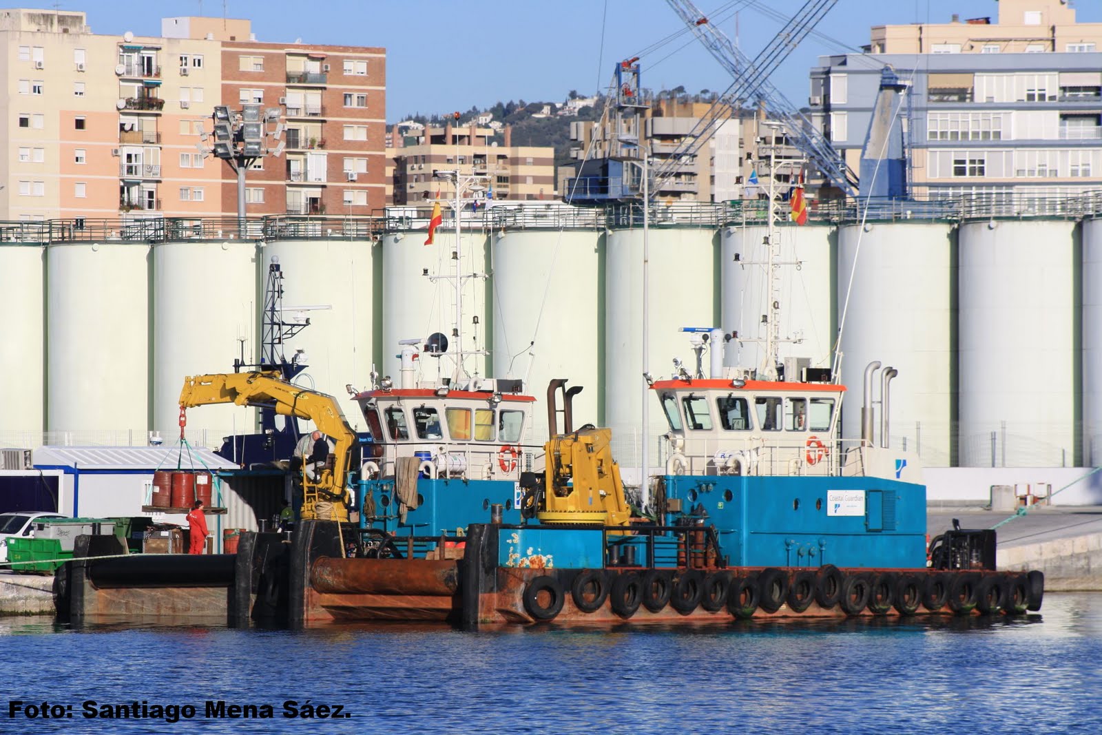 Barcos en Málaga: LA PONTONA STEMAT 79 LLEGA AL PUERTO.