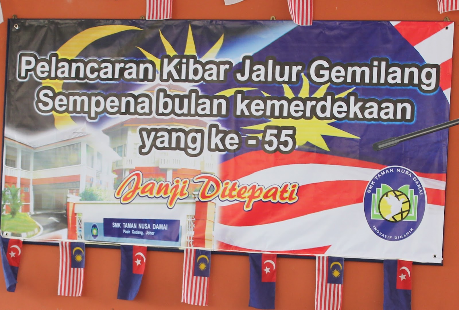 SMK TAMAN NUSA DAMAI: MAJLIS PERASMIAN KIBAR JALUR GEMILANG SAMBUTAN ...