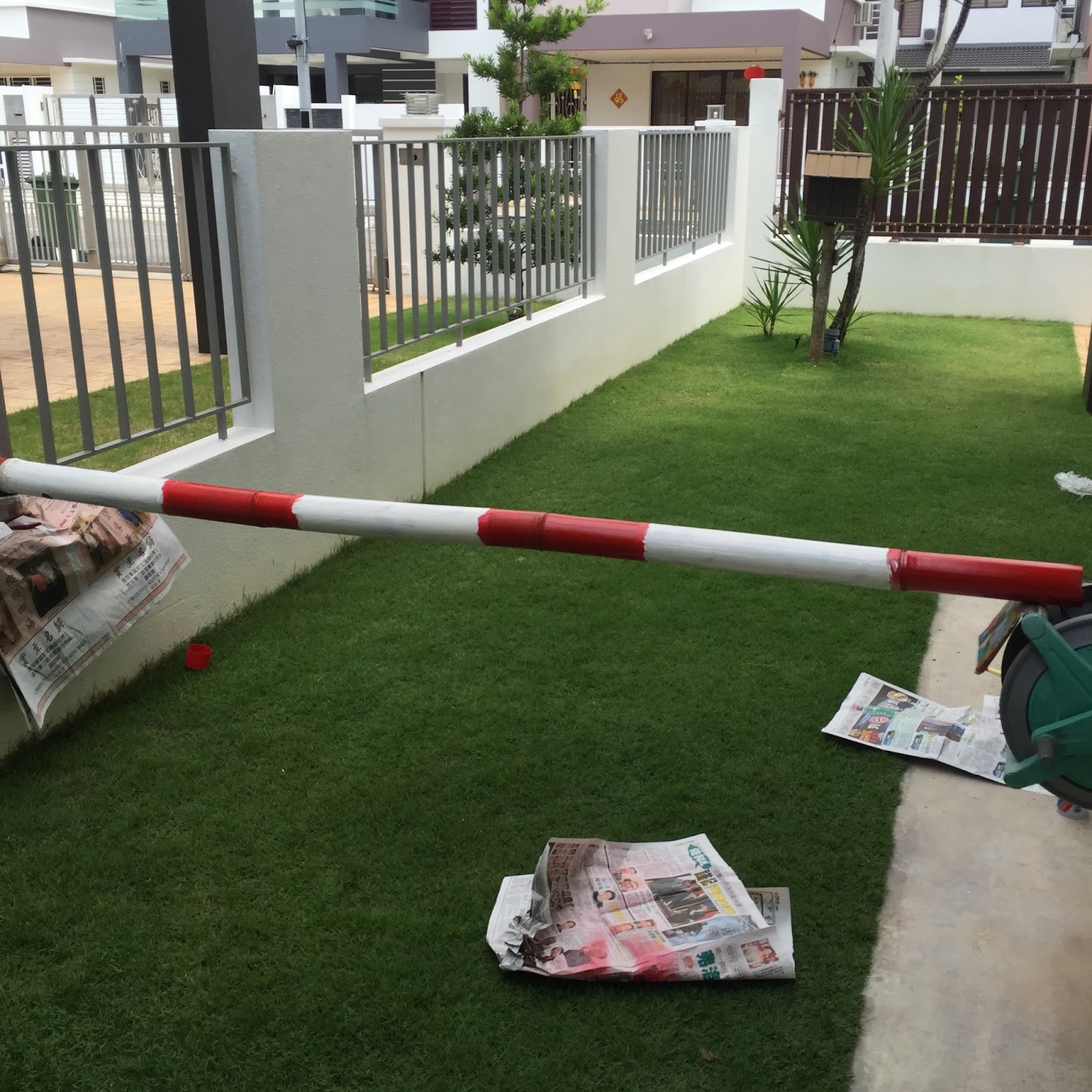BM Utama Residents' Association: DIY Barricade Bar