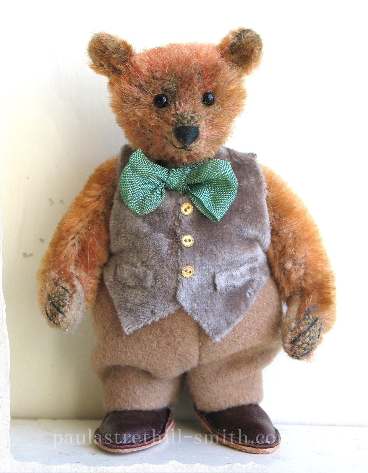 Paula Strethill-Smith: Vintage Teddy Collection