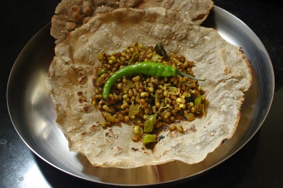 Dharwad Cooks: ಸಜ್ಜಿ ರೊಟ್ಟಿ ~ Sajji Rotti